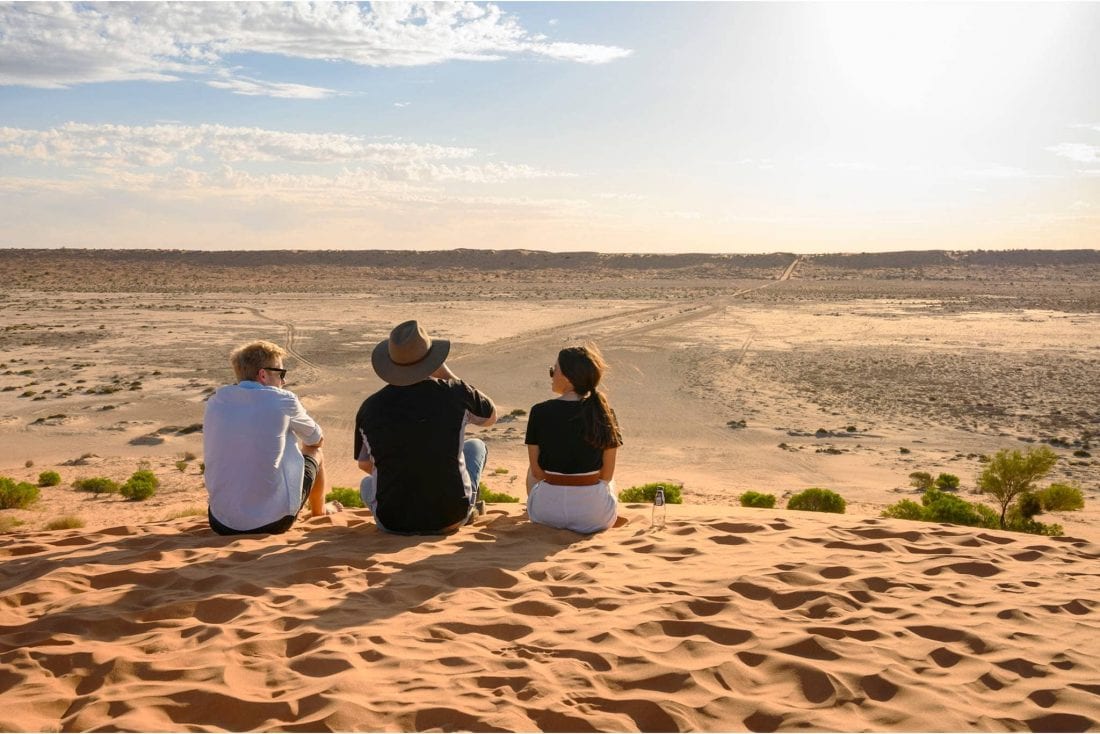 Working Holiday Opportunities: Jobs on The Outback Loop